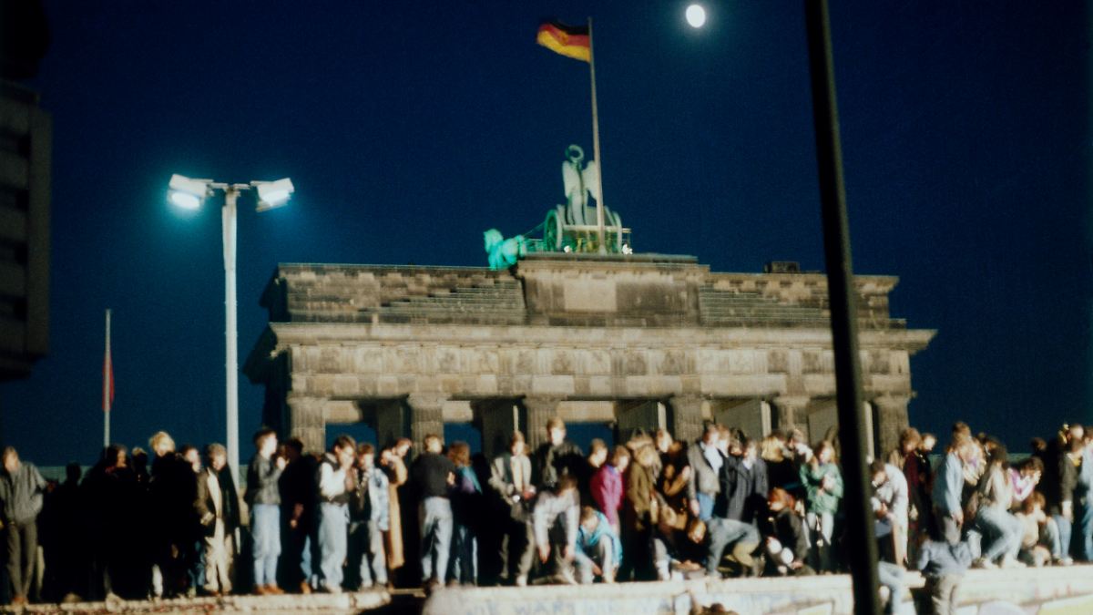 9. November 1989: Als ein Versprecher den Mauerfall einleitete - ntv.de