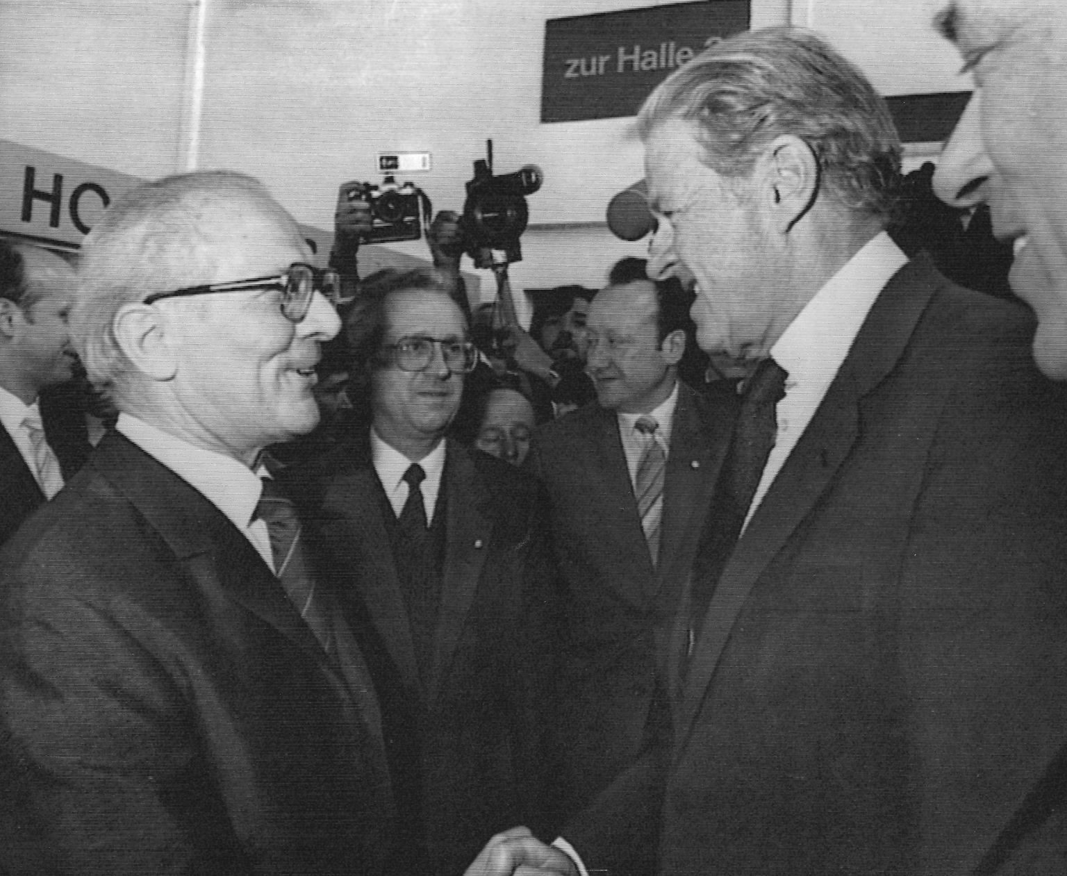 Vom Regierungschef zum Häftling: Erich Honecker - der gescheiterte ...