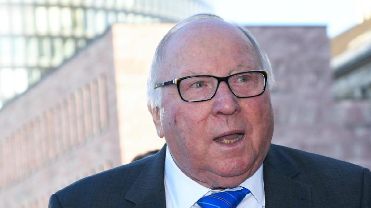 Hamburg & Schleswig-Holstein: Uwe Seeler: "Wir sehen den schlechtesten ...