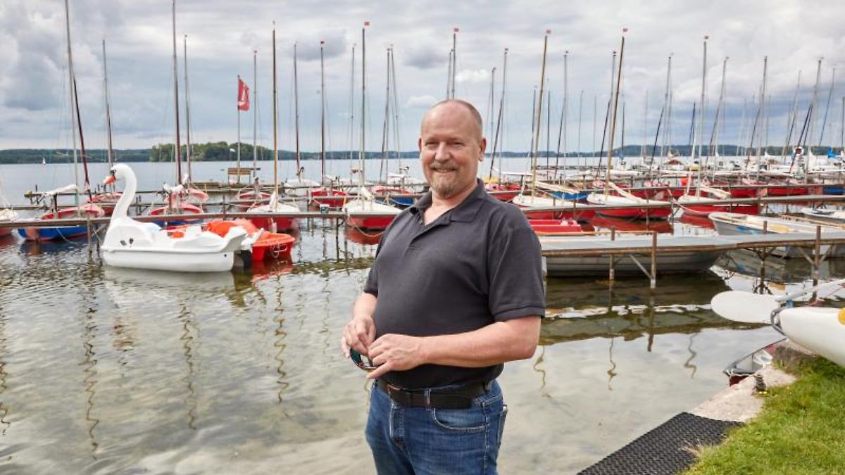 Hamburg & Schleswig-Holstein: Helge Wiederich lehrt Segeln auf dem ...