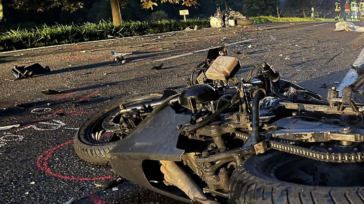 Baden-Württemberg: Zwei Motorradfahrer sterben bei Frontalzusammenstoß - n-tv.de