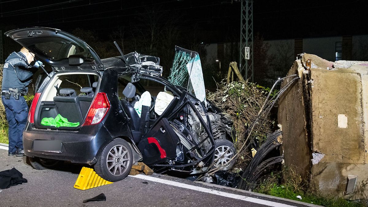 Hessen: Beifahrer stirbt bei Unfall - Fahrer alkoholisiert - n-tv.de