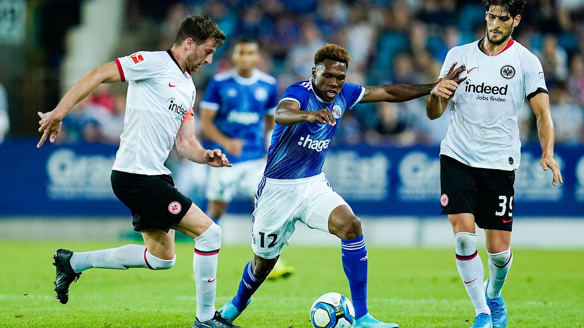 Baden-Württemberg: Karlsruher SC trennt sich von Straßburg 1:1 - n-tv.de