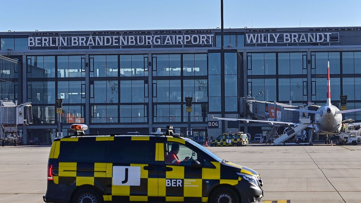 Berlin & Brandenburg: BER: Warnstreik am Freitag könnte 28 Abflüge betreffen - n-tv.de