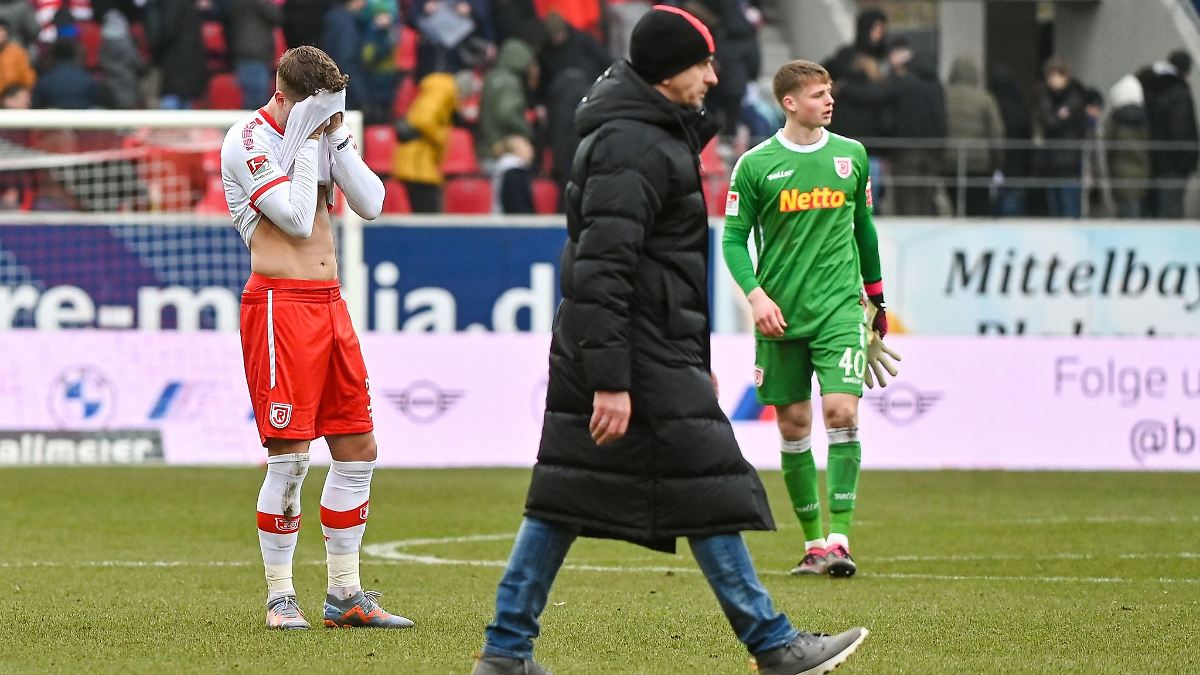 Bayern: Ohne Glück und Cleverness: Jahn Regensburg nun Schlusslicht - n ...