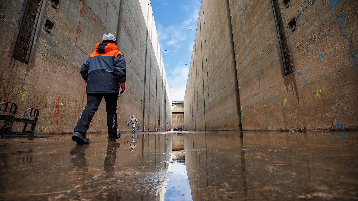 Bayern: Inspektion an einer der höchsten Schleusen - n-tv.de