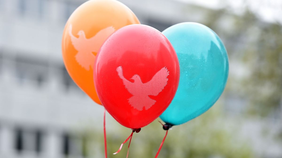 Nordrhein-Westfalen: Ostermärsche im Zeichen des Krieges: "Die Waffen nieder!" - n-tv.de