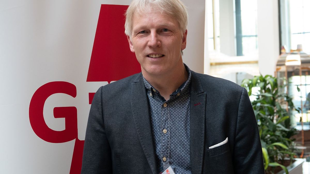 Niedersachsen & Bremen: GEW-Chef Störmer: Künstliche Intelligenz in ...
