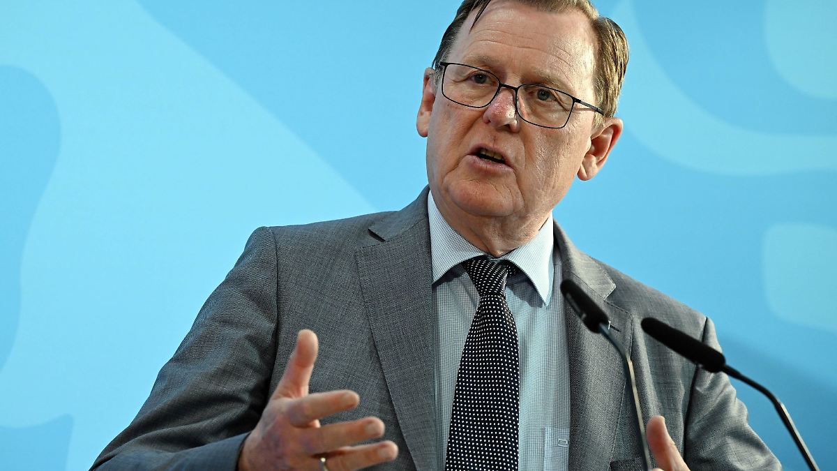 Thüringen: Ramelow schlägt Landtagswahl am 1. September 2024 vor - n-tv.de