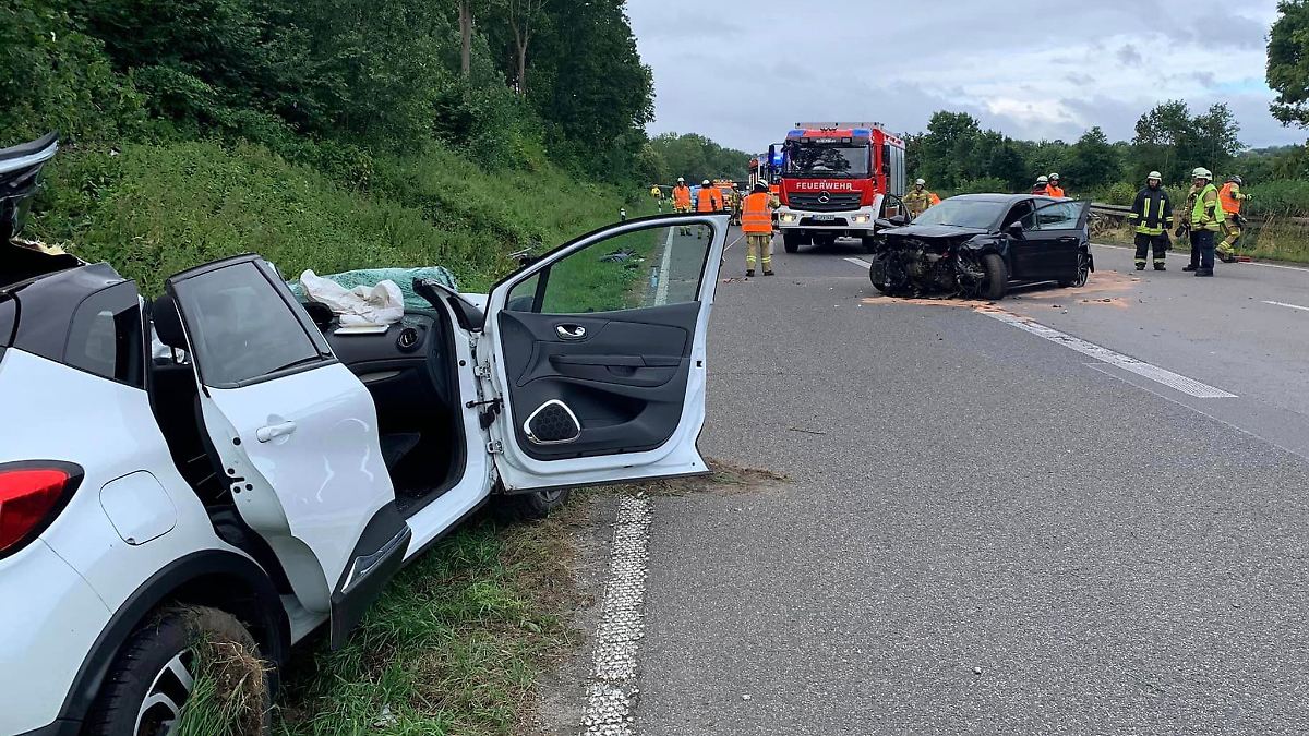 Nordrhein-Westfalen: Zwei Unfälle mit Vollsperrung auf A44: Drei Schwerverletzte - n-tv.de