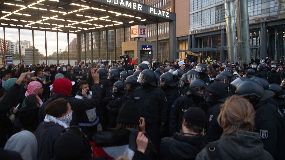 "Unerträgliche Bilder" in Berlin: Massive Mobilisierung für palästinensische Demo überrascht ...