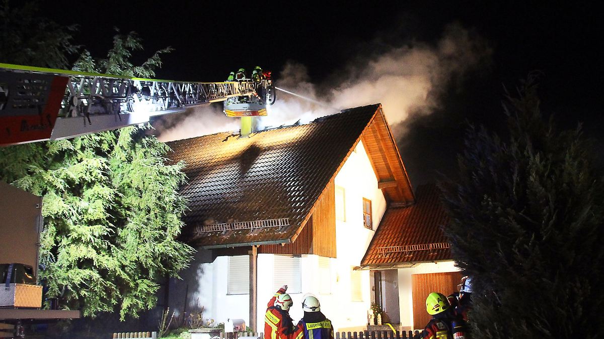 Bayern: Wohnhaus nach Brand nicht mehr bewohnbar: Ursache unklar - n-tv.de