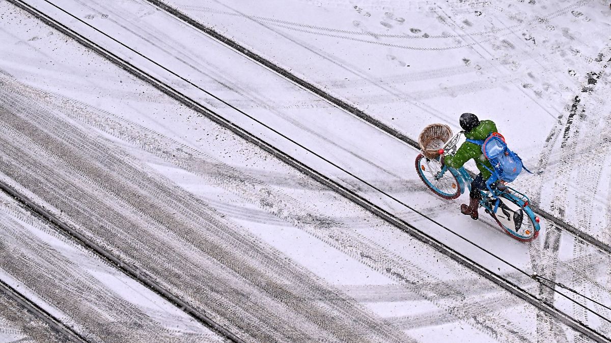 Thüringen: Schnee und Glätte führen bis in die Nacht zu vielen Unfällen ...
