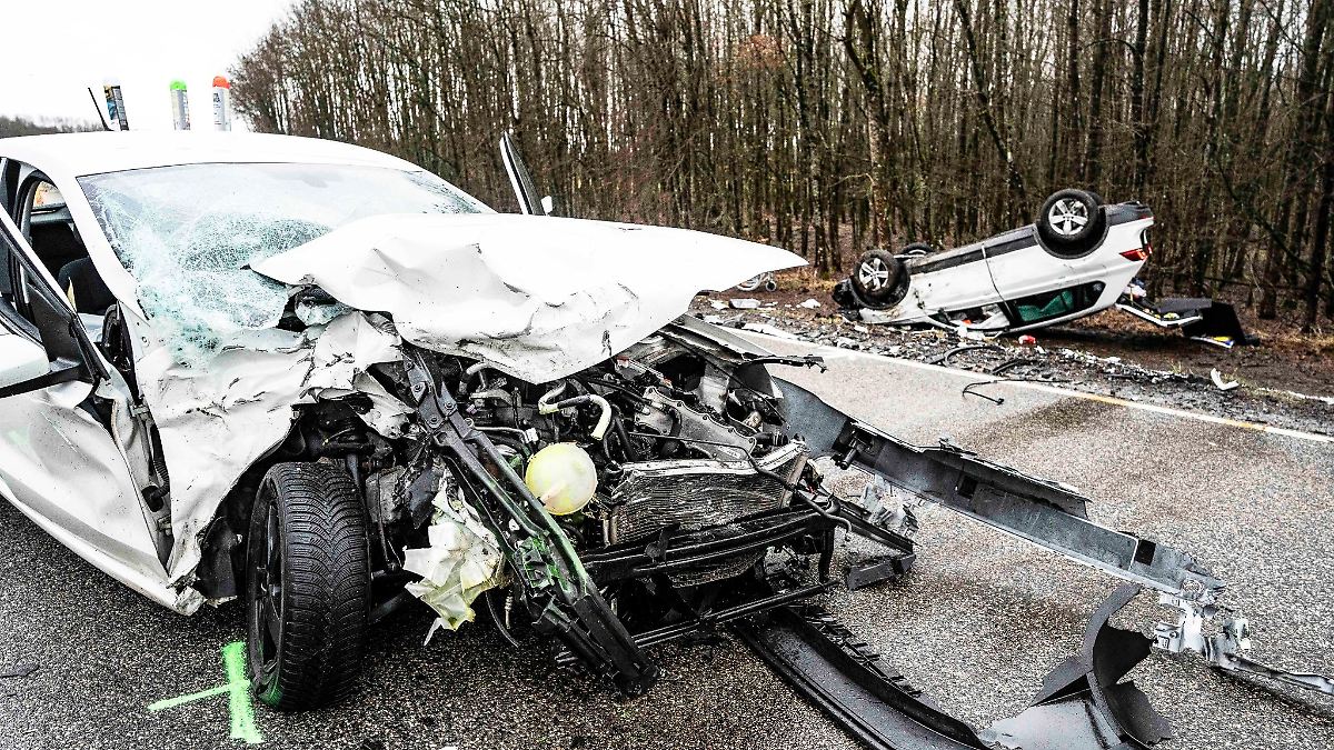 Rheinland-Pfalz & Saarland: Frau stirbt bei Verkehrsunfall bei Rinzenberg - n-tv.de