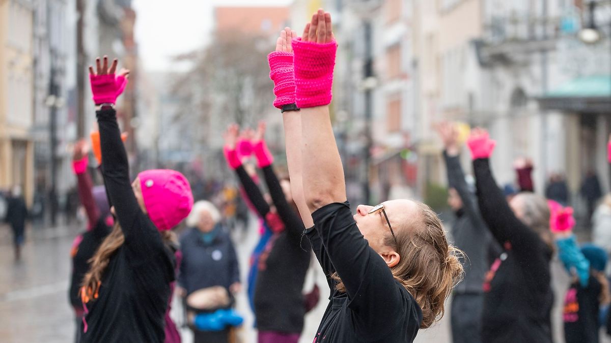 Mecklenburg-Vorpommern: Tanz-Protest gegen Gewalt an Frauen und Mädchen ...
