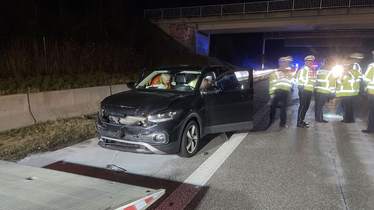 Baden-Württemberg: Fünf Autos und drei Verletzte: Auffahrunfall auf A81 - n-tv.de