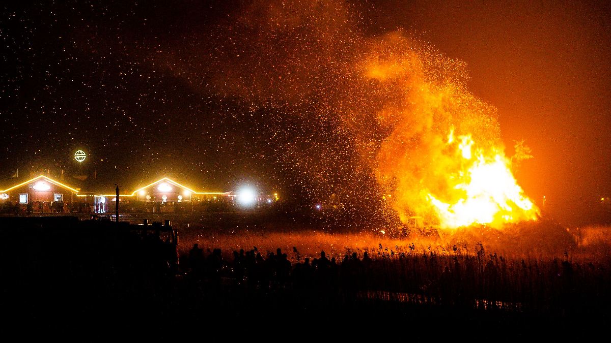 Hamburg & Schleswig-Holstein: Am 21. Februar lodern an Westküste wieder ...