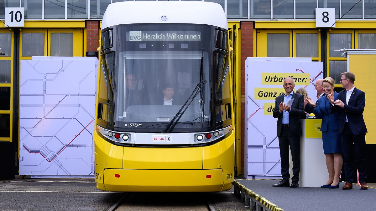 Berlin & Brandenburg: 50 Meter Tram am Stück - BVG setzt auf extralange Bahnen - n-tv.de