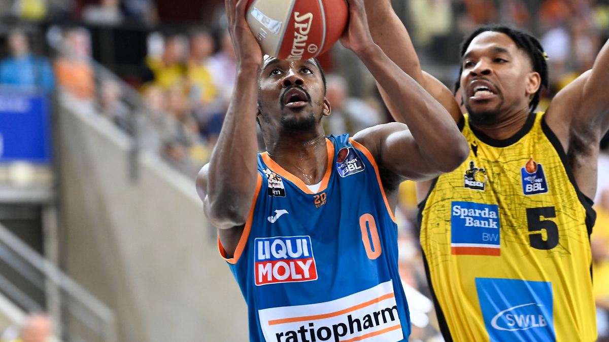 Baden-Württemberg: Riesen Ludwigsburg verpflichten Rückkehrer Simon - n ...