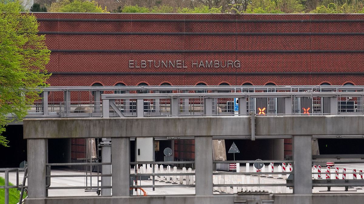 Hamburg & Schleswig-Holstein: Elbtunnel und Köhlbrandbrücke am Wochenende voll gesperrt - n-tv.de