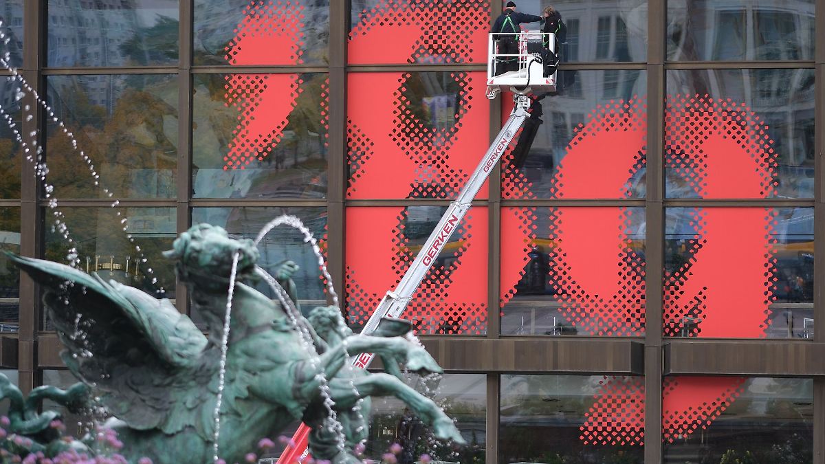 Sachsen: Leipzig erinnert an friedliche Revolution vor 35 Jahren - n-tv.de