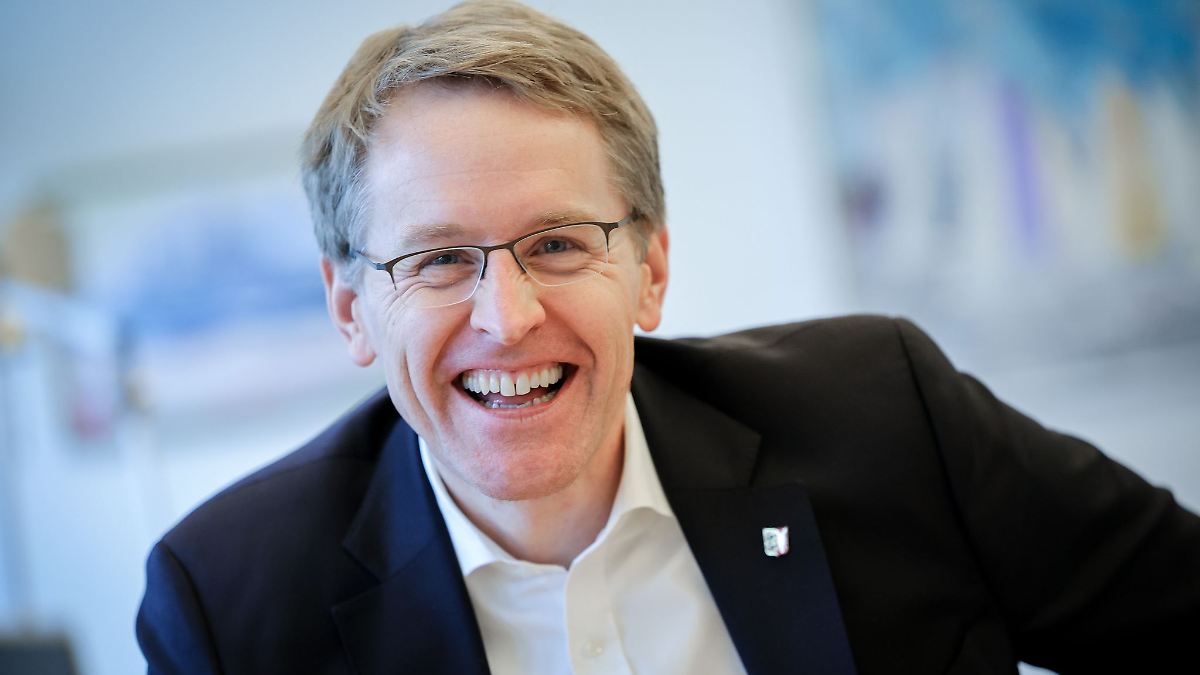 Hamburg & Schleswig-Holstein: Günther spricht Fahrgast nach Bus ...