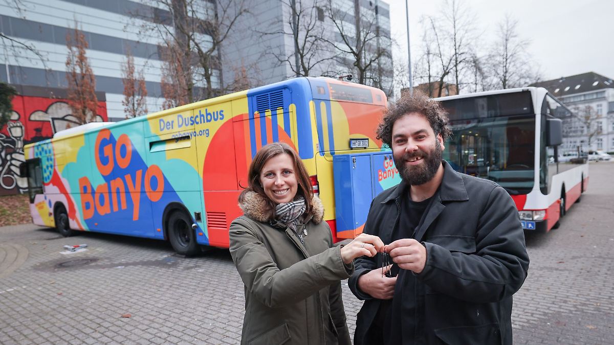 Hamburg & Schleswig-Holstein: Obdachlosen-Duschbus seit fünf Jahren in ...