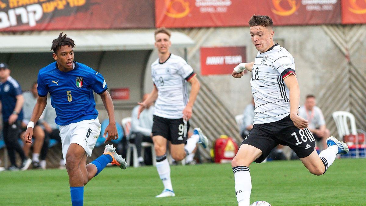 Nordrhein-Westfalen: Borussia Dortmund bindet Talent Mane - n-tv.de