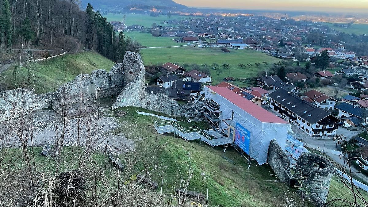 Bayern: Mauer von Burg Falkenstein vor Wiederaufbau - n-tv.de
