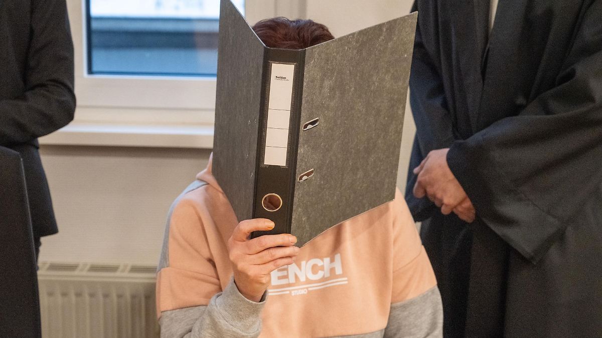 Mecklenburg-Vorpommern: Hammer als Tatwaffe - Frau wegen Mordversuchs vor Gericht - n-tv.de