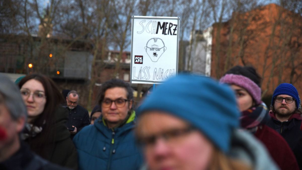 Sachsen-Anhalt: "Offene Zusammenarbeit mit der Rechten" – Proteste in ...