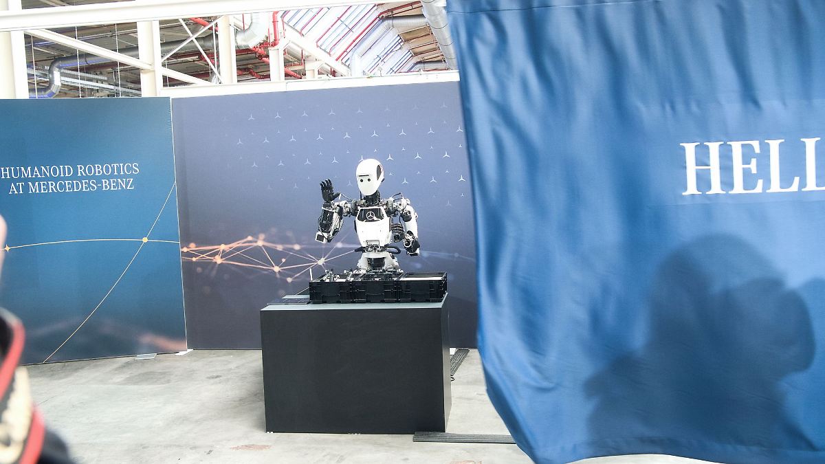 Berlin & Brandenburg: Mercedes trainiert humanoiden Roboter im Werk in ...