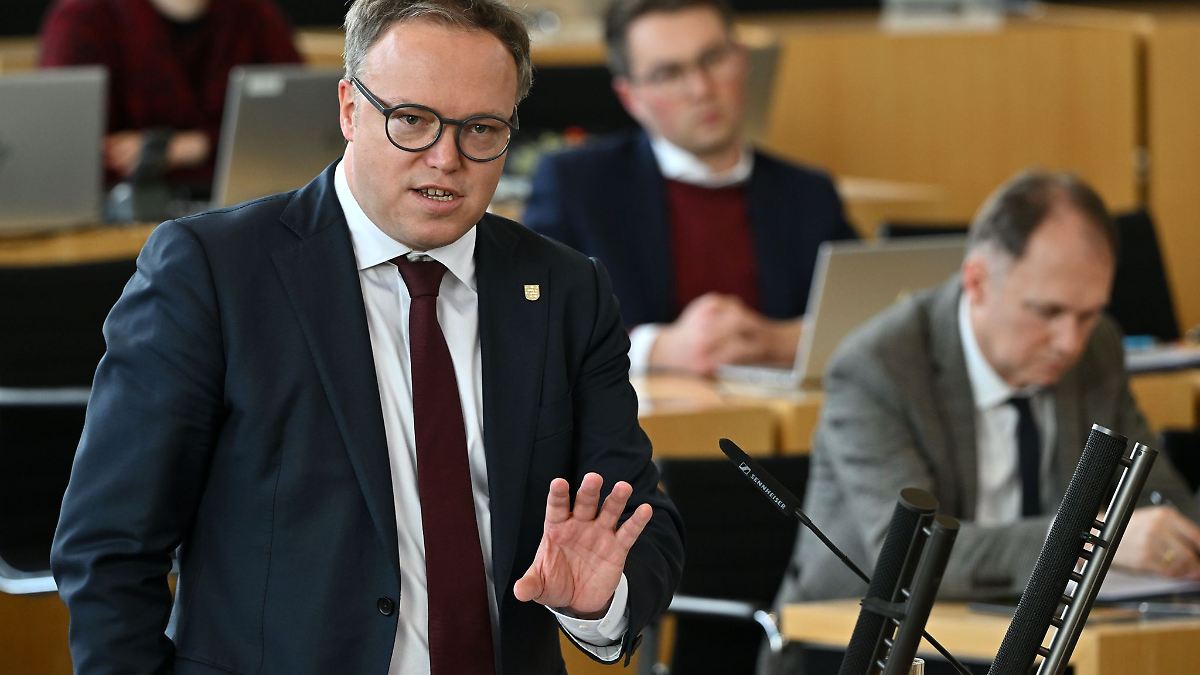 Thüringen: Thüringer Ministerpräsident in Sorge wegen US-Zollpolitik ...