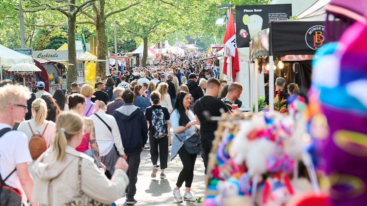 Berlin & Brandenburg: Karneval der Kulturen startet mit Straßenfest - n ...