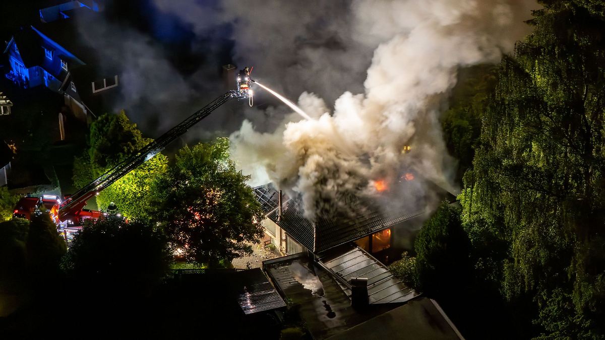 Hamburg & Schleswig-Holstein: Mann stirbt bei Hausbrand im Kreis Stormarn - n-tv.de