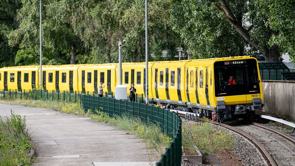 Berlin & Brandenburg: BVG: Liegen bei Inbetriebnahme neuer Züge im Plan ...