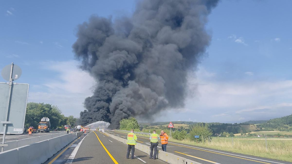 Baden-Württemberg: Nach Brand auf A81 - Autobahn wieder komplett frei ...