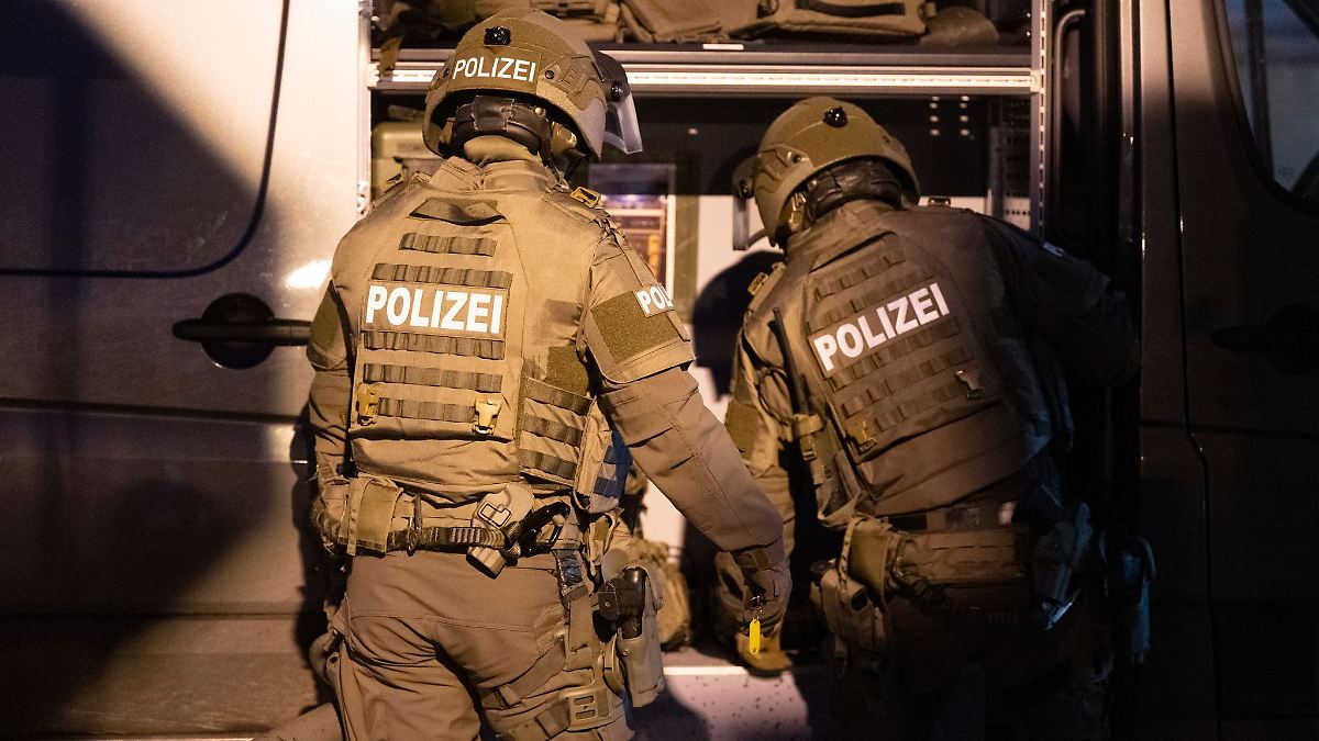 Nordrhein-Westfalen: SEK-Einsatz in Langenfeld – 44-Jähriger ...