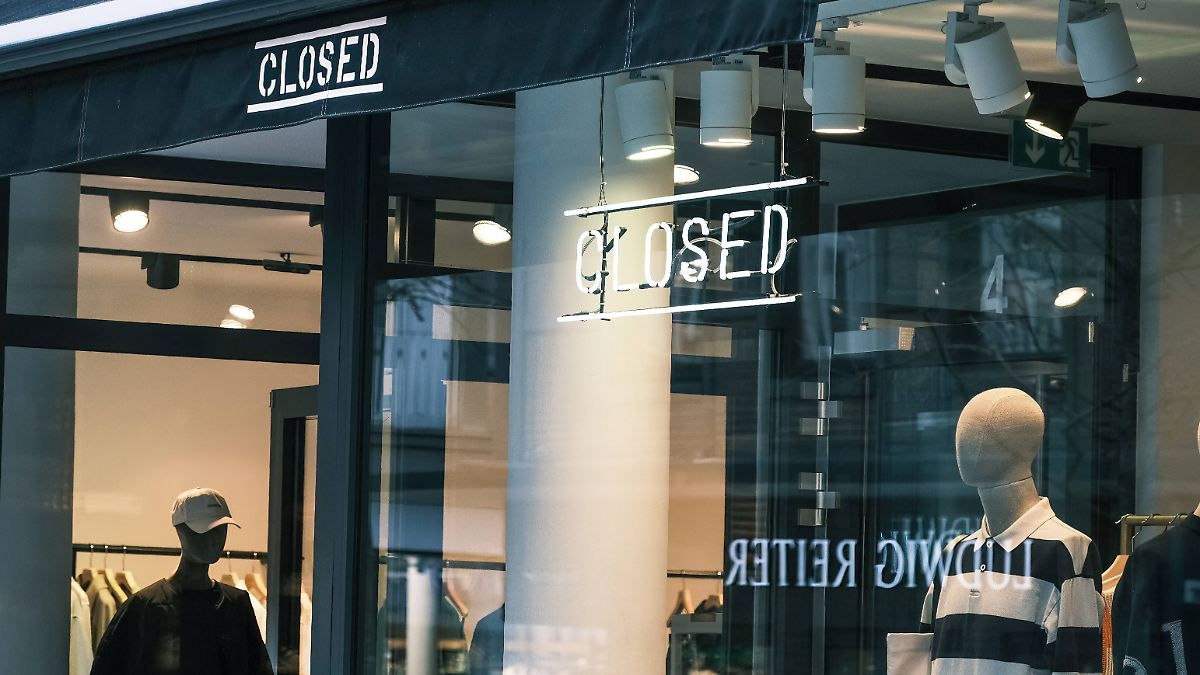 Finanzchef Redlefsen im Podcast: Wie das Modelabel Closed mit KI ...