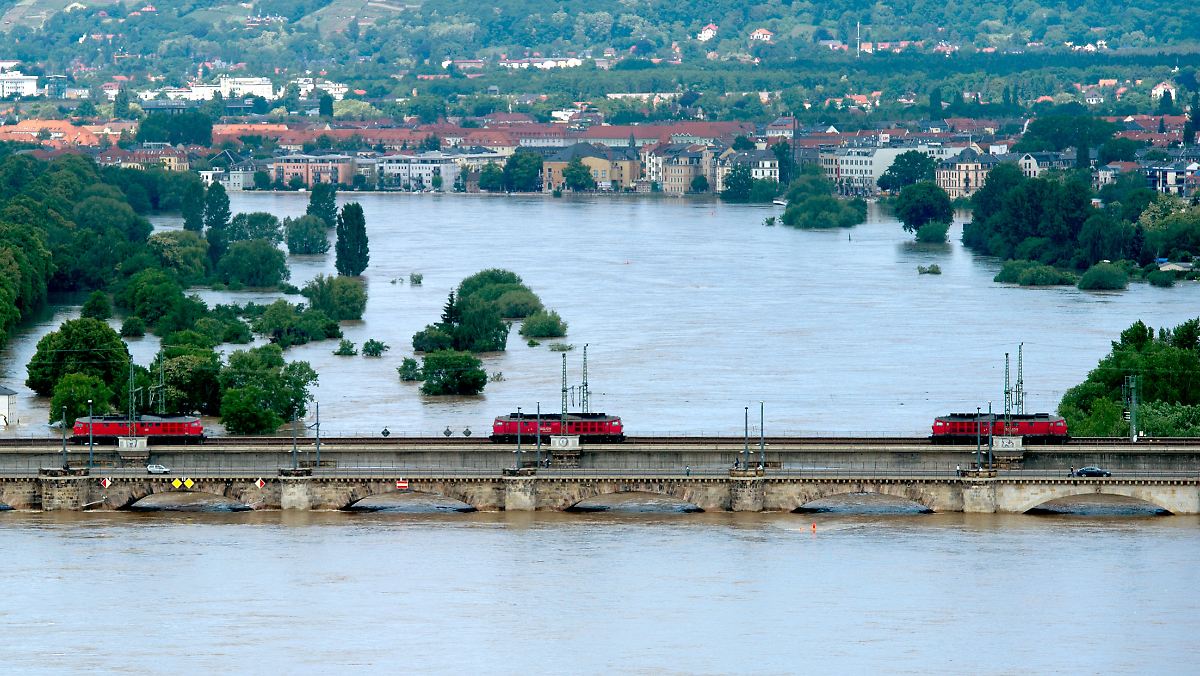 Jetzt brechen die Deiche: "Das übersteigt alle Dimensionen" - n-tv.de