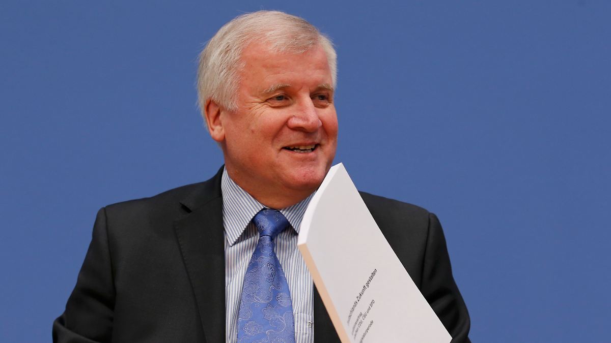Seehofer zum Vertragsabschluss: "Ich wollte die Große Koalition von ...