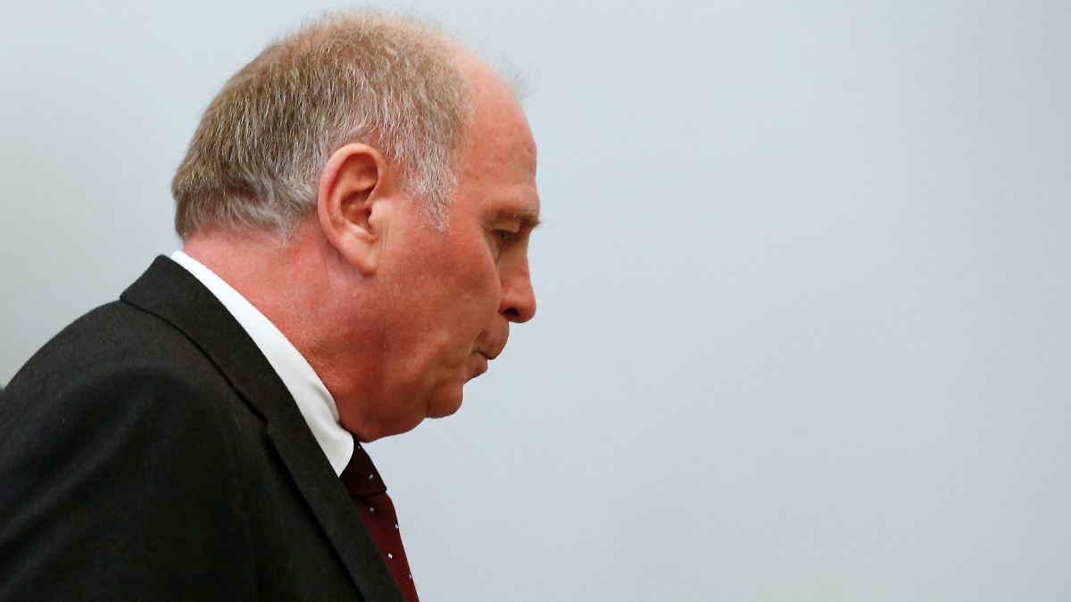 Emotionale Bayern-Feier: Uli Hoeneß hat "Hass kennengelernt" - n-tv.de