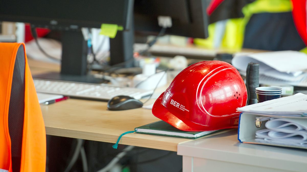 Ex-Planer ist kein Ingenieur: BER saß möglicherweise Hochstapler auf ...