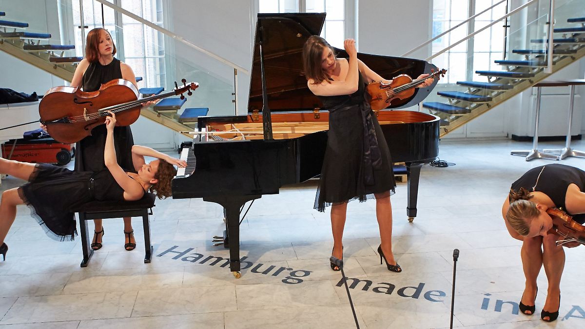 Mehr als 10 Millionen Mal geklickt: Salut Salon landet Youtube-Erfolg ...