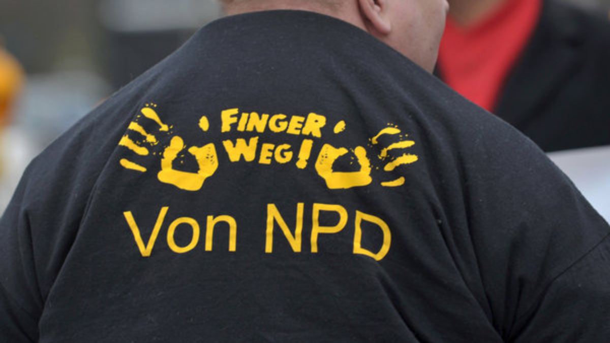 Länder legen Beweise nach: NPD-Verbotsverfahren bekommt Aufwind - n-tv.de