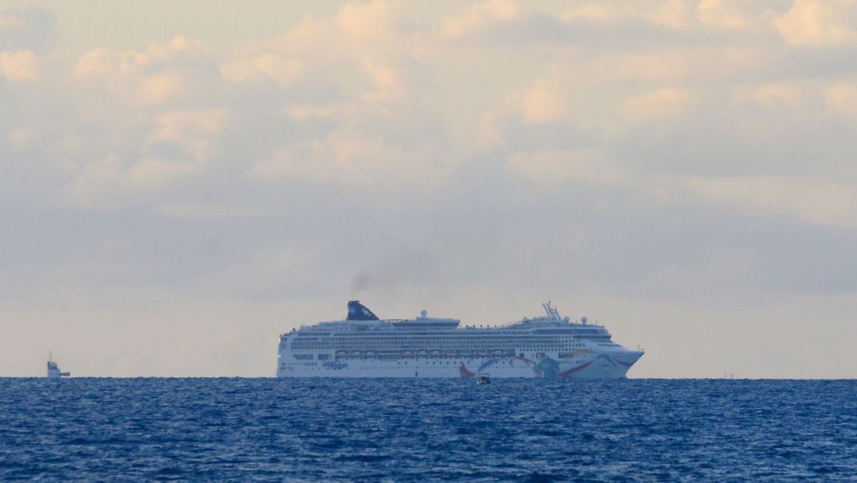 Kreuzfahrtschiff in Schwierigkeiten: "Norwegian Dawn" läuft auf Grund ...