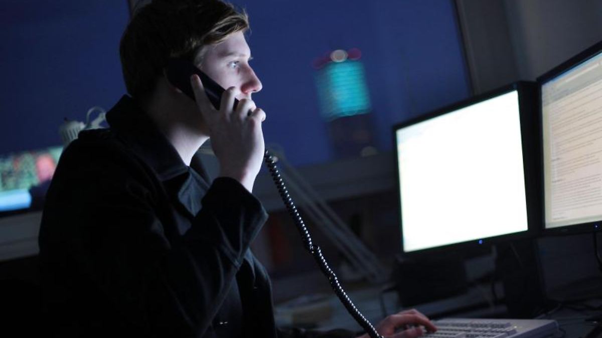 Selbstausbeutung im Job: Was typische Alarmsignale sind - n-tv.de