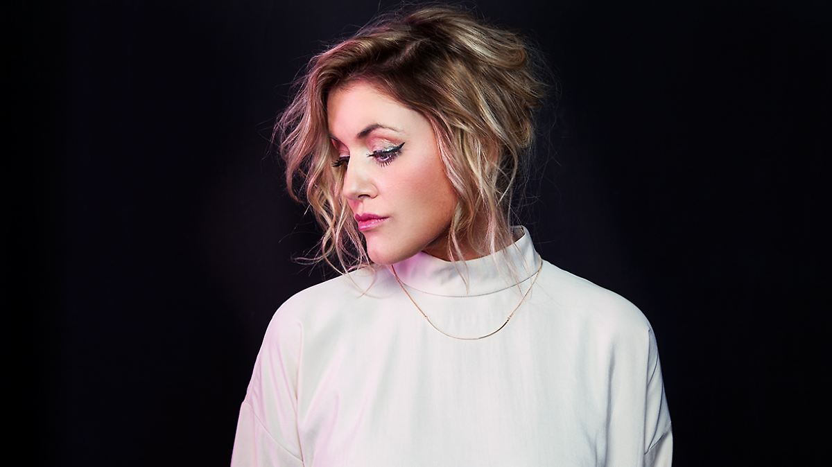 Neele Ternes singt "Dad": Das ist die Stimme aus dem Edeka-Spot - n-tv.de