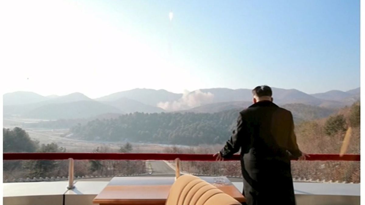 Angeblich Satellit "Kwangmyong" ins All gebracht: Nordkorea startet ...