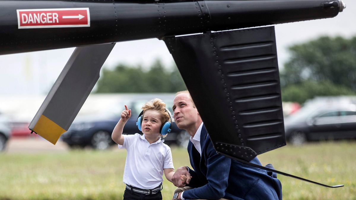 Königlicher Besuch auf Flugshow: Prinz George bestaunt Papas Helikopter ...